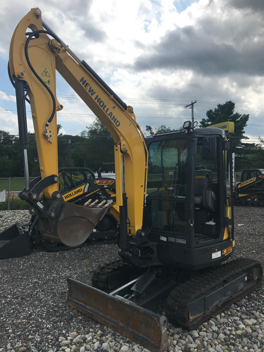 New Holland E37C Mini Excavator – Peach Country Tractor